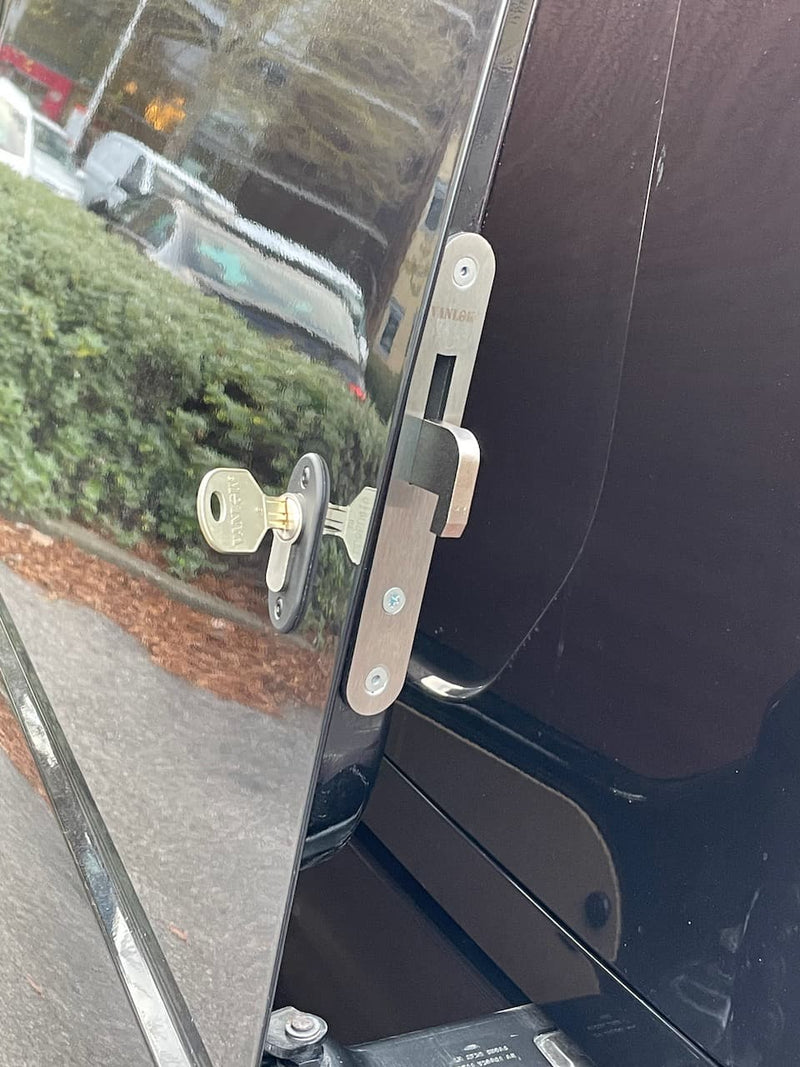 Transit Connect Hooklocks | Vanlocker | Van Security Experts | UK ...