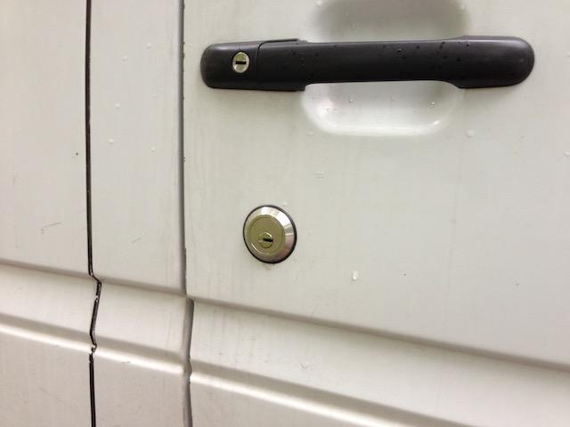 Mercedes Sprinter 95 Slamlocks | Vanlocker | Van Security Experts | UK ...